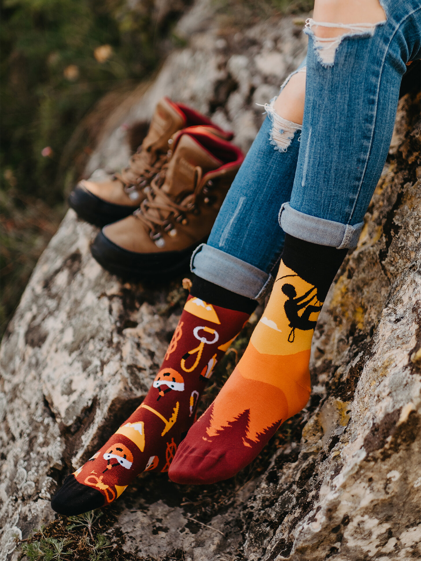 Regular Socks Rock Climbing | Dedoles