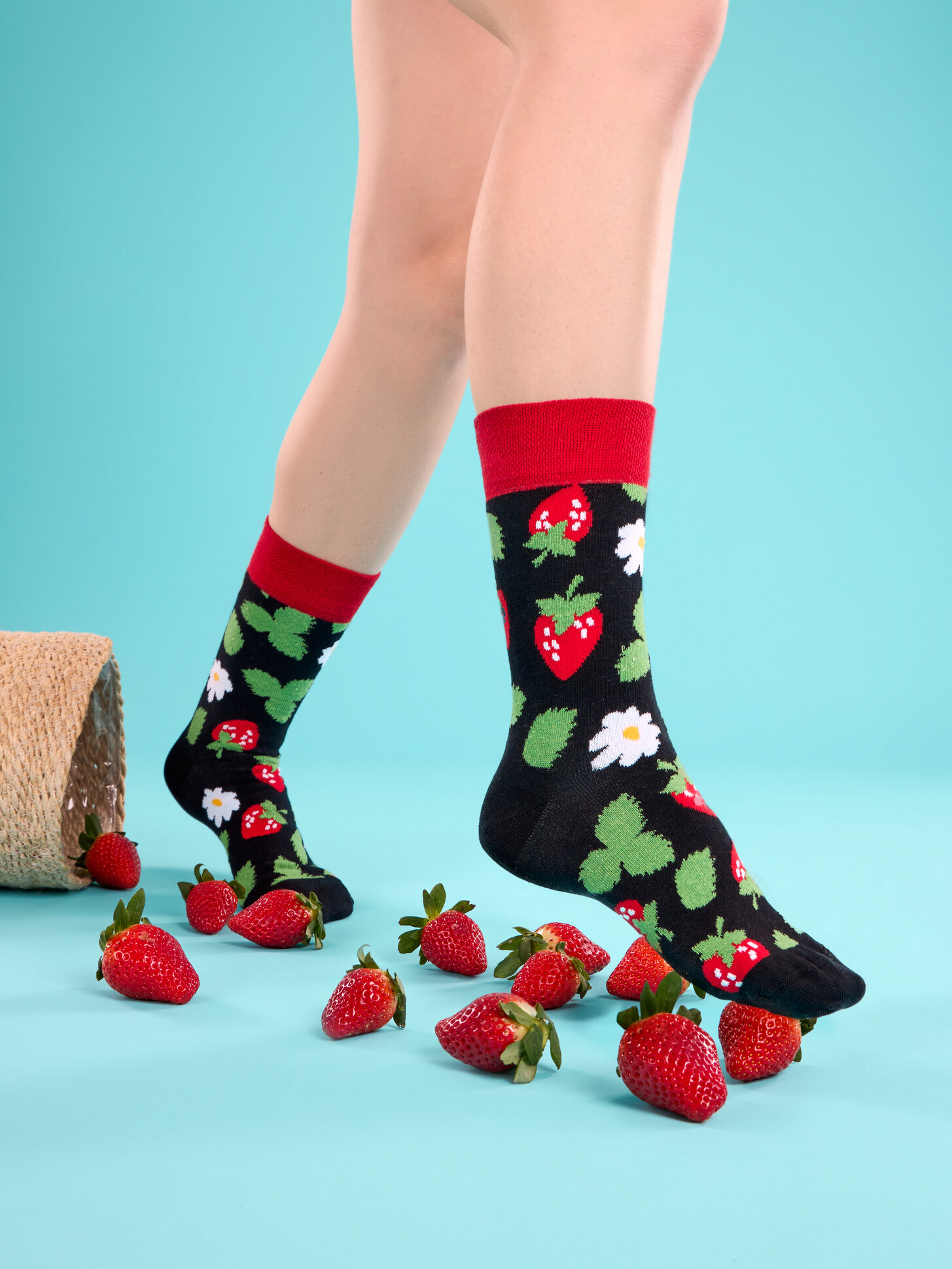 Chaussettes rigolotes en coton recyclé Jardin de fraises | Dedoles