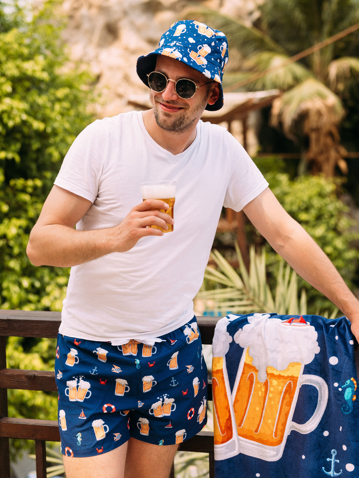 Serviette de plage rigolote Bière et bateau | Dedoles