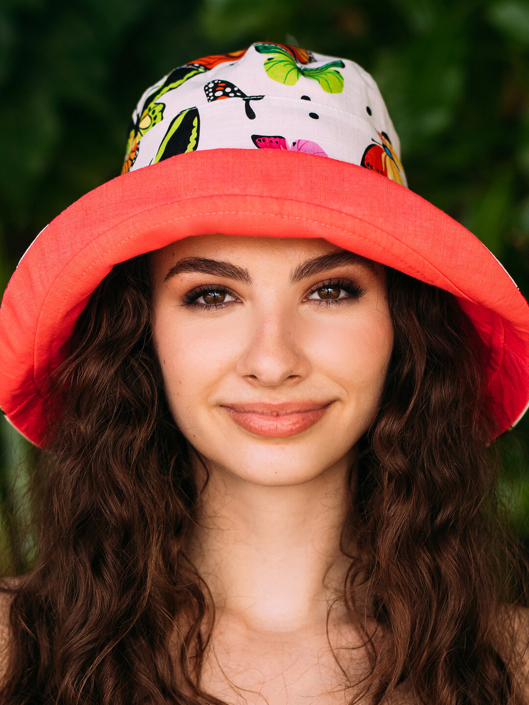 Chapeau bob rigolo pour femmes Papillons Colorés | Dedoles