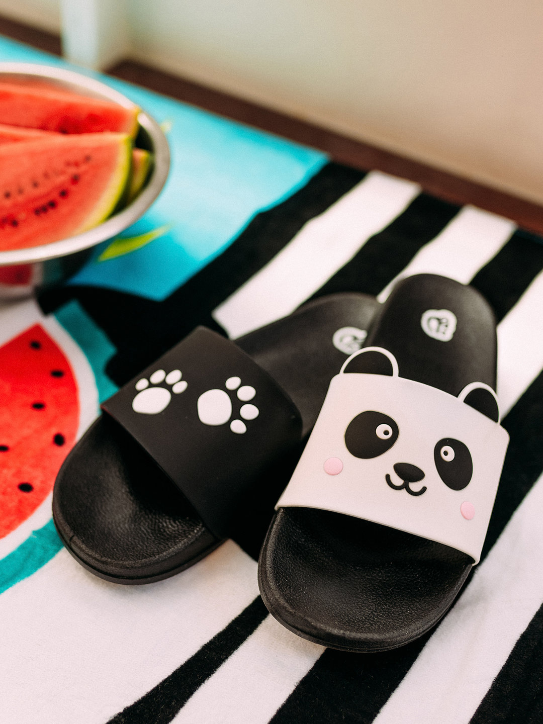 Vidám papucs Panda mancsok | Dedoles